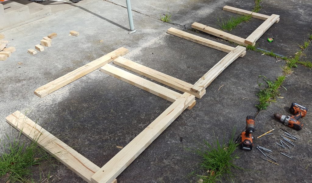 $20 DIY Aquaponic Fish Tank from Recycled Pallets - Practical ...