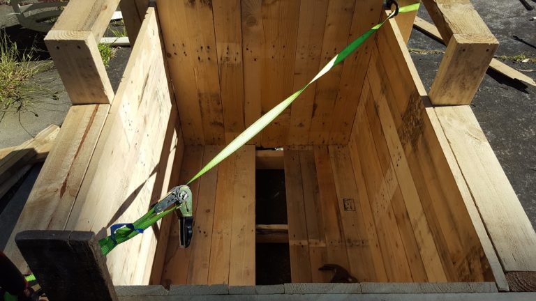 $20 DIY Aquaponic Fish Tank from Recycled Pallets - Practical ...