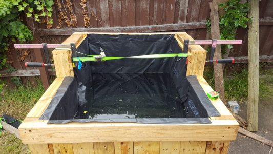 $20 DIY Aquaponic Fish Tank from Recycled Pallets - Practical ...